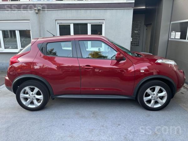 Sarkans Nissan Juke 2011 Rīga, ar dzinēja tilpumu 1.50 L un nobraukumu 229 tūkst. km par 3990 €, foto 1 vietnē AUTOMOTO.COM.LV