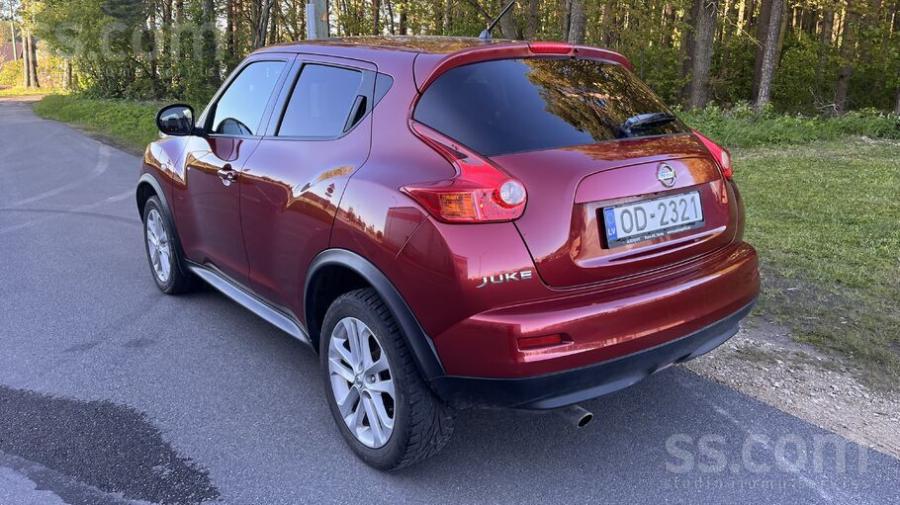 Red Nissan Juke 2011 in Riga, with an engine capacity of 1.60 L and mileage of 191 thousand km for 5300 €, photo 5 on AUTOMOTO.COM.LV