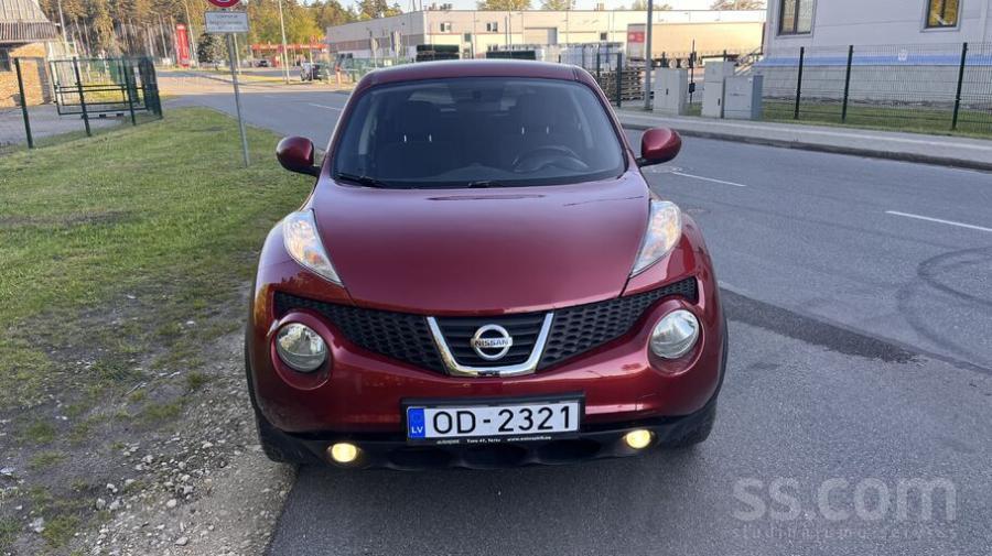 Red Nissan Juke 2011 in Riga, with an engine capacity of 1.60 L and mileage of 191 thousand km for 5300 €, photo 8 on AUTOMOTO.COM.LV