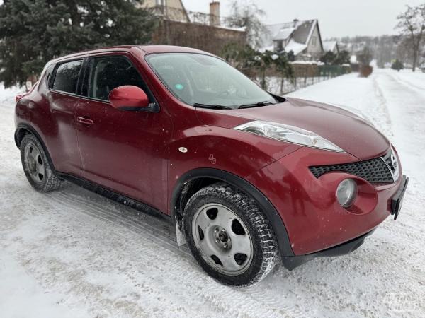 Red Nissan Juke 2011 in Kaunas, with an engine capacity of 1.50 L and mileage of 172 thousand km for 3300 €, photo 4 on AUTOMOTO.COM.LV