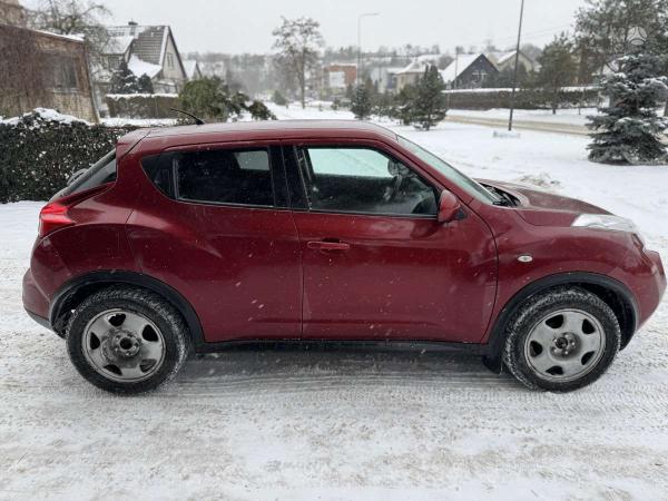Red Nissan Juke 2011 in Kaunas, with an engine capacity of 1.46 L and mileage of 172 thousand km for 3300 €, photo 6 on AUTOMOTO.COM.LV
