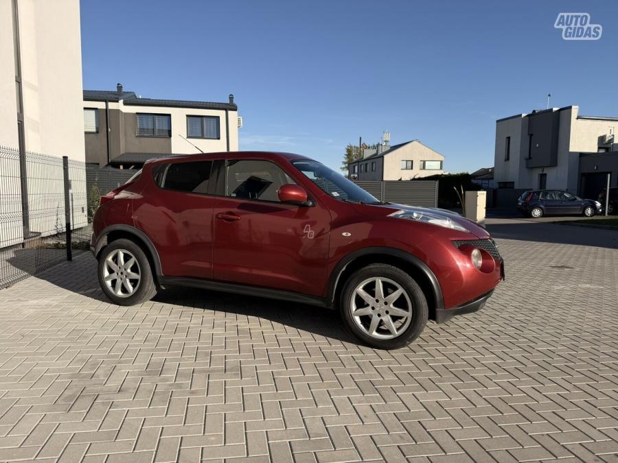 Red Nissan Juke 2011 in Vilnius, with an engine capacity of 1.60 L and mileage of 220 thousand km for 5000 €, photo 7 on AUTOMOTO.COM.LV