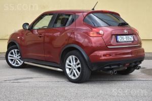 Red Nissan Juke 2011 in Talsi, with an engine capacity of 1.60 L and mileage of 178 thousand km for 6700 €, photo 3 on AUTOMOTO.COM.LV