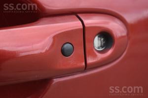 Red Nissan Juke 2011 in Talsi, with an engine capacity of 1.60 L and mileage of 178 thousand km for 6700 €, photo 11 on AUTOMOTO.COM.LV