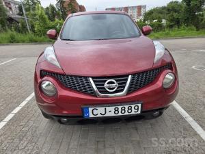 Red Nissan Juke 2012 in Ludza, with an engine capacity of 1.60 L and mileage of 205 thousand km for 4900 €, photo 2 on AUTOMOTO.COM.LV
