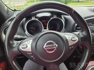 Red Nissan Juke 2012 in Ludza, with an engine capacity of 1.60 L and mileage of 205 thousand km for 4900 €, photo 6 on AUTOMOTO.COM.LV