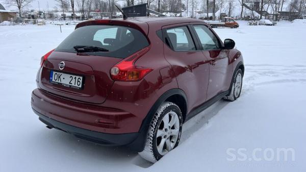 Red Nissan Juke 2012 in Riga, with an engine capacity of 1.60 L and mileage of 191 thousand km for 5700 €, photo 3 on AUTOMOTO.COM.LV