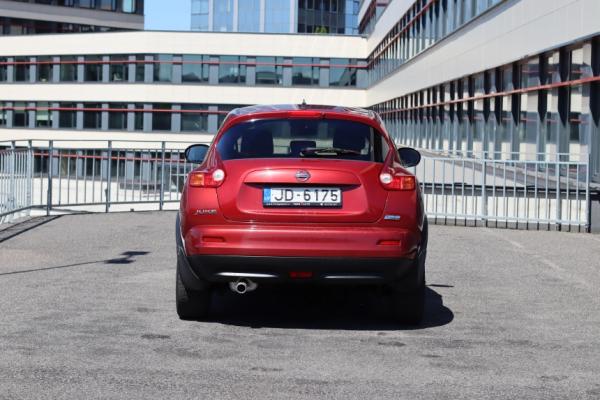 Red Nissan Juke 2012 in Riga, with an engine capacity of 1.50 L and mileage of 244 thousand km for 4380 €, photo 4 on AUTOMOTO.COM.LV