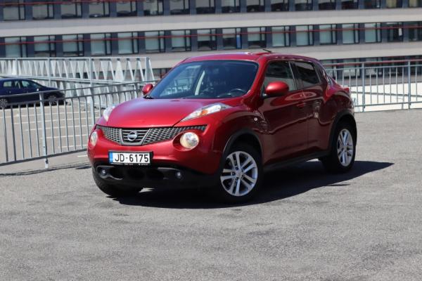 Red Nissan Juke 2012 in Riga, with an engine capacity of 1.50 L and mileage of 244 thousand km for 4380 €, photo 6 on AUTOMOTO.COM.LV
