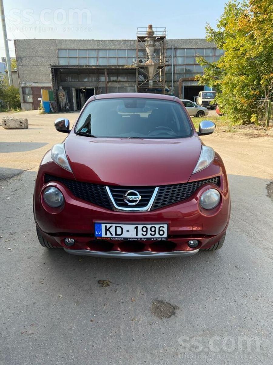 Red Nissan Juke 2013 in Riga, with an engine capacity of 1.60 L and mileage of 90 thousand km for 7900 €, photo 1 on AUTOMOTO.COM.LV
