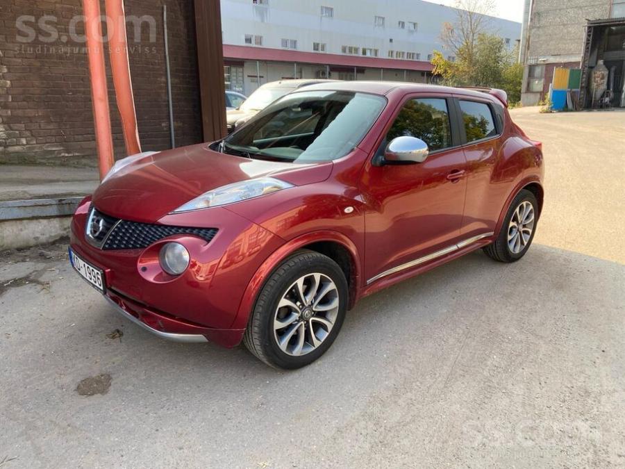 Red Nissan Juke 2013 in Riga, with an engine capacity of 1.60 L and mileage of 90 thousand km for 7900 €, photo 3 on AUTOMOTO.COM.LV