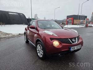 Red Nissan Juke 2013 in Riga, with an engine capacity of 1.60 L and mileage of 160 thousand km for 6200 €, photo  on AUTOMOTO.COM.LV