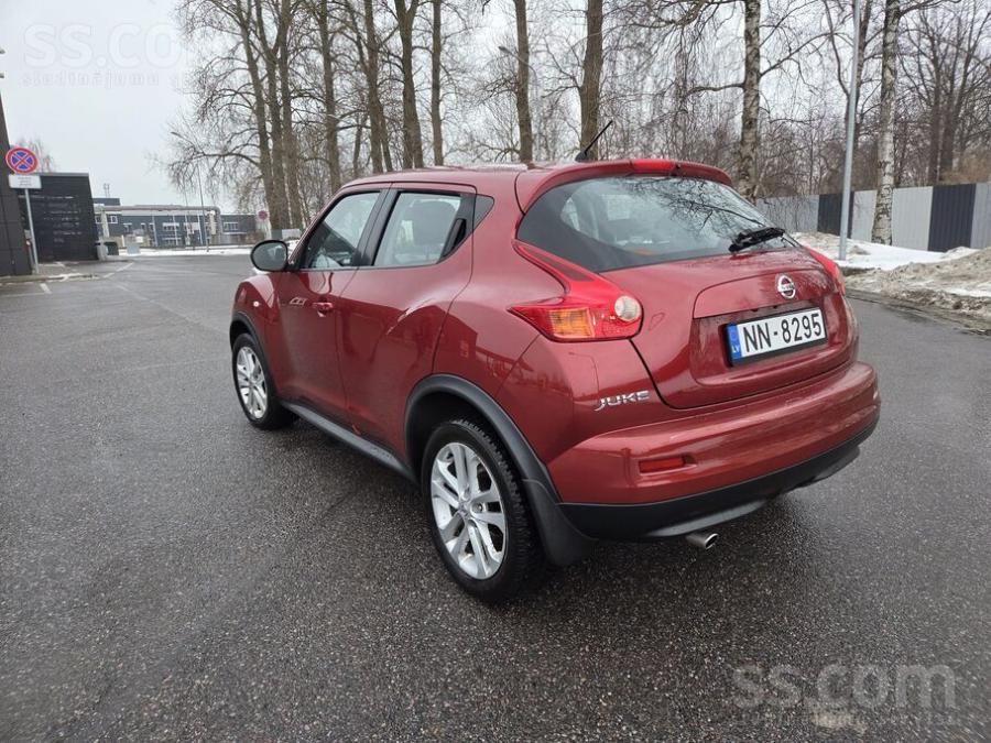 Sarkans Nissan Juke 2013 Rīga, ar dzinēja tilpumu 1.60 L un nobraukumu 160 tūkst. km par 6200 €, foto 5 vietnē AUTOMOTO.COM.LV