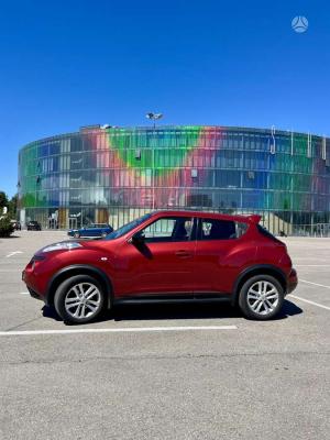 Red Nissan Juke 2013 in Siauliai, with an engine capacity of 1.60 L and mileage of 99 thousand km for 5800 €, photo 4 on AUTOMOTO.COM.LV