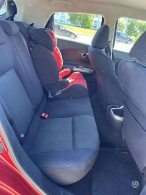 Red Nissan Juke 2013 in Siauliai, with an engine capacity of 1.60 L and mileage of 99 thousand km for 5800 €, photo 7 on AUTOMOTO.COM.LV