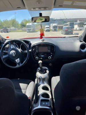 Red Nissan Juke 2013 in Siauliai, with an engine capacity of 1.60 L and mileage of 99 thousand km for 5800 €, photo 13 on AUTOMOTO.COM.LV