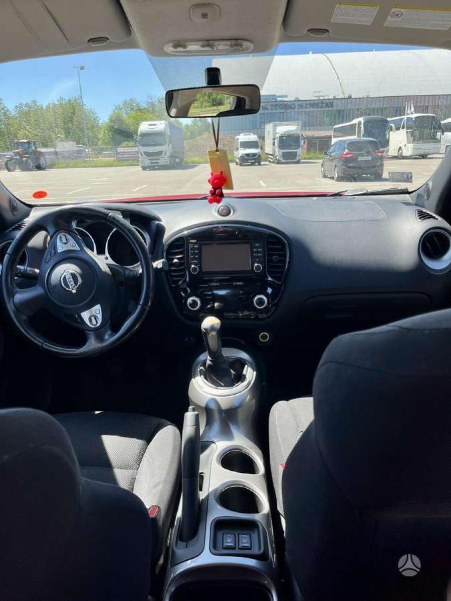 Red Nissan Juke 2013 in Siauliai, with an engine capacity of 1.60 L and mileage of 99 thousand km for 5800 €, photo 13 on AUTOMOTO.COM.LV