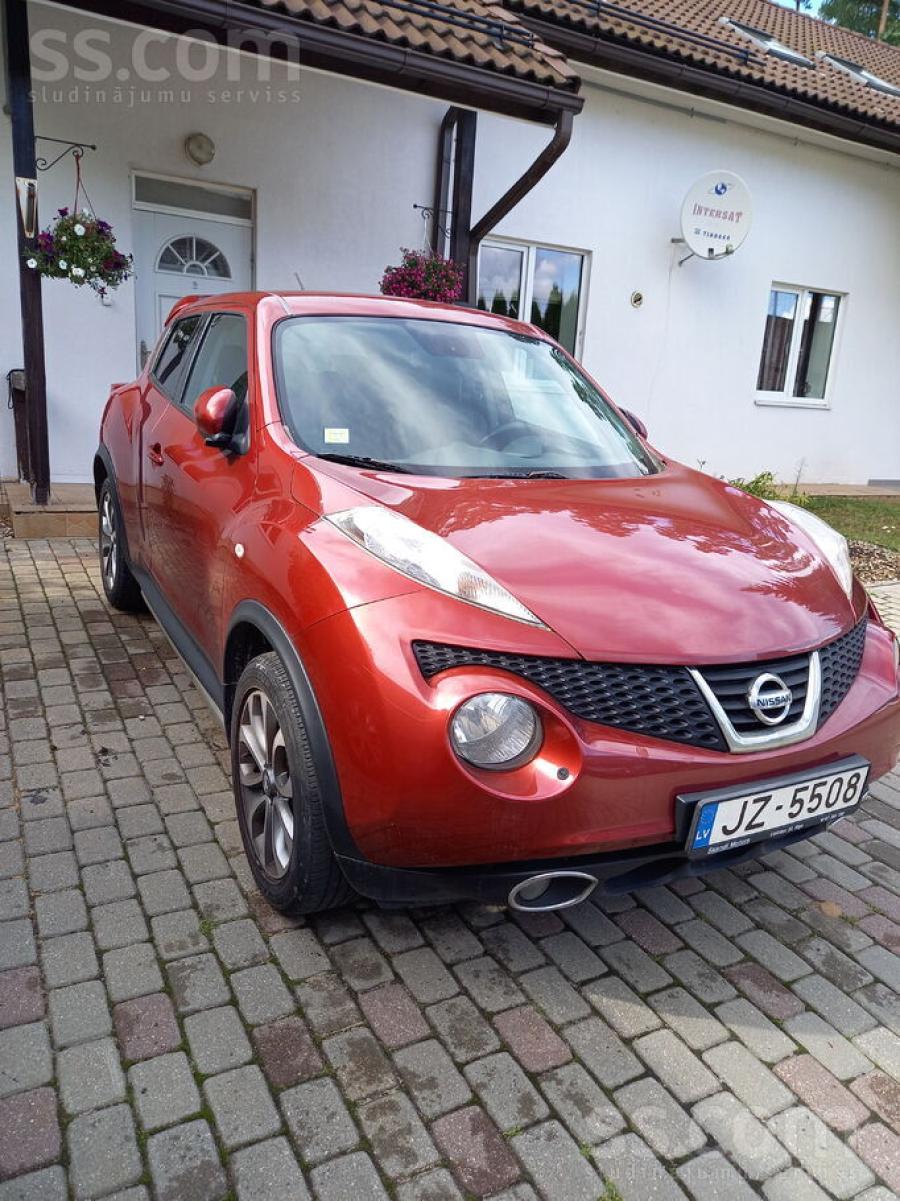 Red Nissan Juke 2013 in Riga, with an engine capacity of 1.60 L and mileage of 143 thousand km for 6300 €, photo 1 on AUTOMOTO.COM.LV