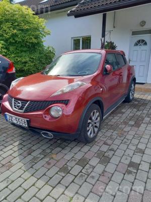 Red Nissan Juke 2013 in Riga, with an engine capacity of 1.60 L and mileage of 143 thousand km for 6300 €, photo 3 on AUTOMOTO.COM.LV