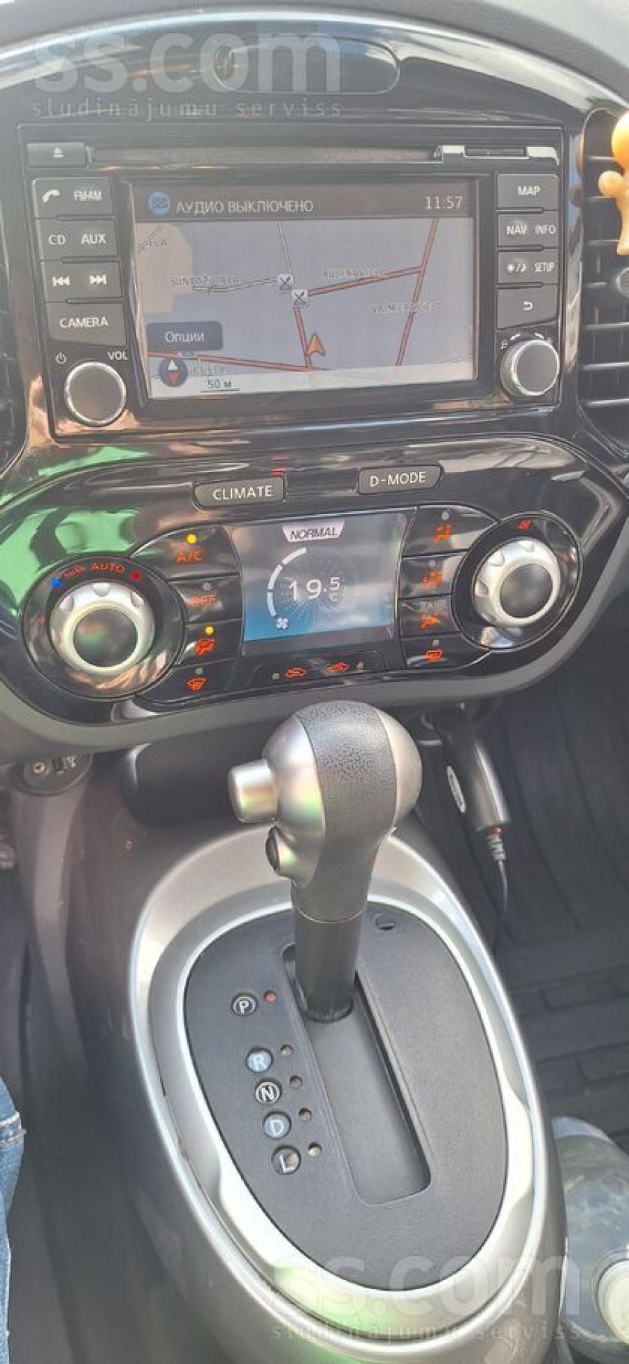 Red Nissan Juke 2013 in Riga, with an engine capacity of 1.60 L and mileage of 143 thousand km for 6300 €, photo 10 on AUTOMOTO.COM.LV