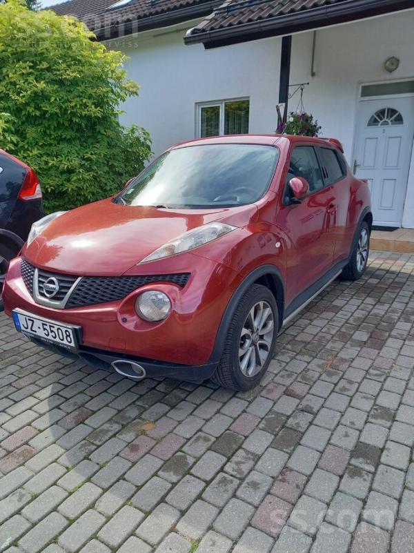 Nissan Juke 2013 in Riga on AUTOMOTO.COM.LV Red Nissan Juke 2013 in Riga, with an engine capacity of 1.60 L and mileage of 143 thousand km for 6300 €, photo 3 on AUTOMOTO.COM.LV
