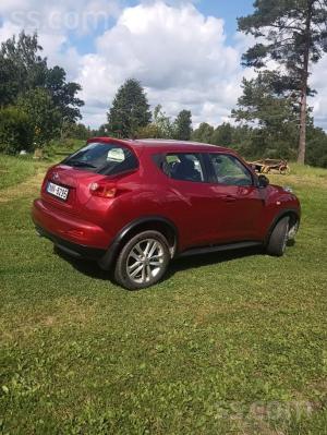 Red Nissan Juke 2013 in Cesis, with an engine capacity of 1.60 L and mileage of 164 thousand km for 6200 €, photo 3 on AUTOMOTO.COM.LV