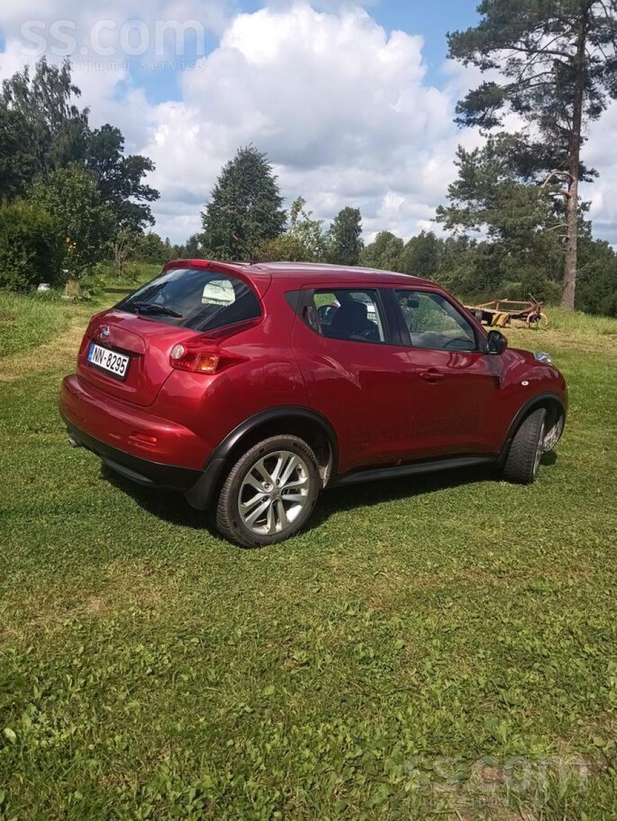Red Nissan Juke 2013 in Cesis, with an engine capacity of 1.60 L and mileage of 164 thousand km for 6200 €, photo 3 on AUTOMOTO.COM.LV