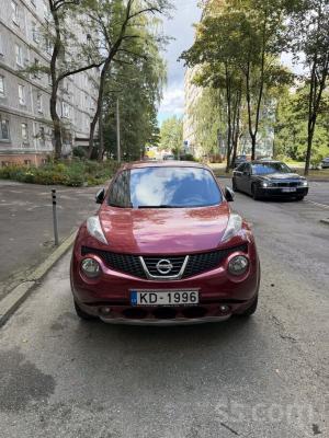 Красный Ниссан Жук 2013 в Рига, объемом двигателя 1.60 л и пробегом 99 тыс. км за 5000 €, фото  на AUTOMOTO.COM.LV