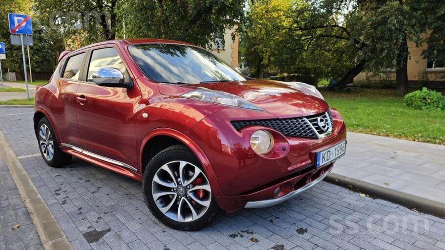 Red Nissan Juke 2013 in Riga, with an engine capacity of 1.60 L and mileage of 98 thousand km for 6000 €, photo 1 on AUTOMOTO.COM.LV