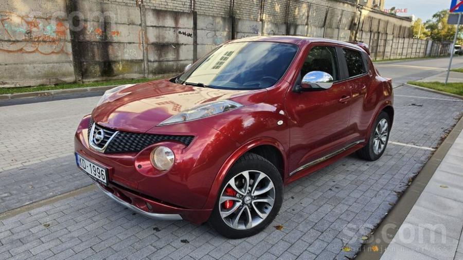 Red Nissan Juke 2013 in Riga, with an engine capacity of 1.60 L and mileage of 98 thousand km for 6000 €, photo 3 on AUTOMOTO.COM.LV
