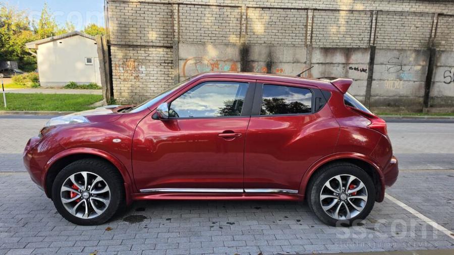 Red Nissan Juke 2013 in Riga, with an engine capacity of 1.60 L and mileage of 98 thousand km for 6000 €, photo 5 on AUTOMOTO.COM.LV