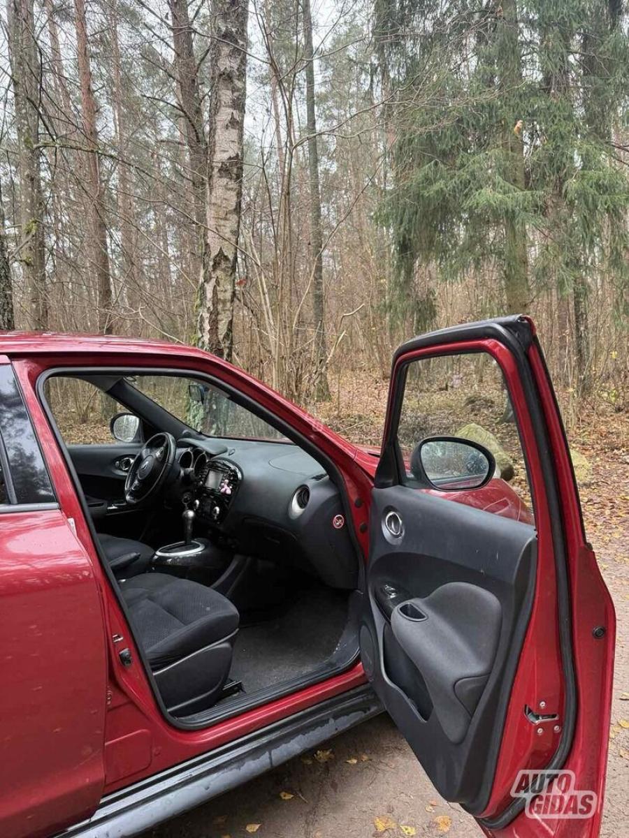 Red Nissan Juke 2014 in Vilnius, with an engine capacity of 1.60 L and mileage of 152 thousand km for 5350 €, photo 4 on AUTOMOTO.COM.LV