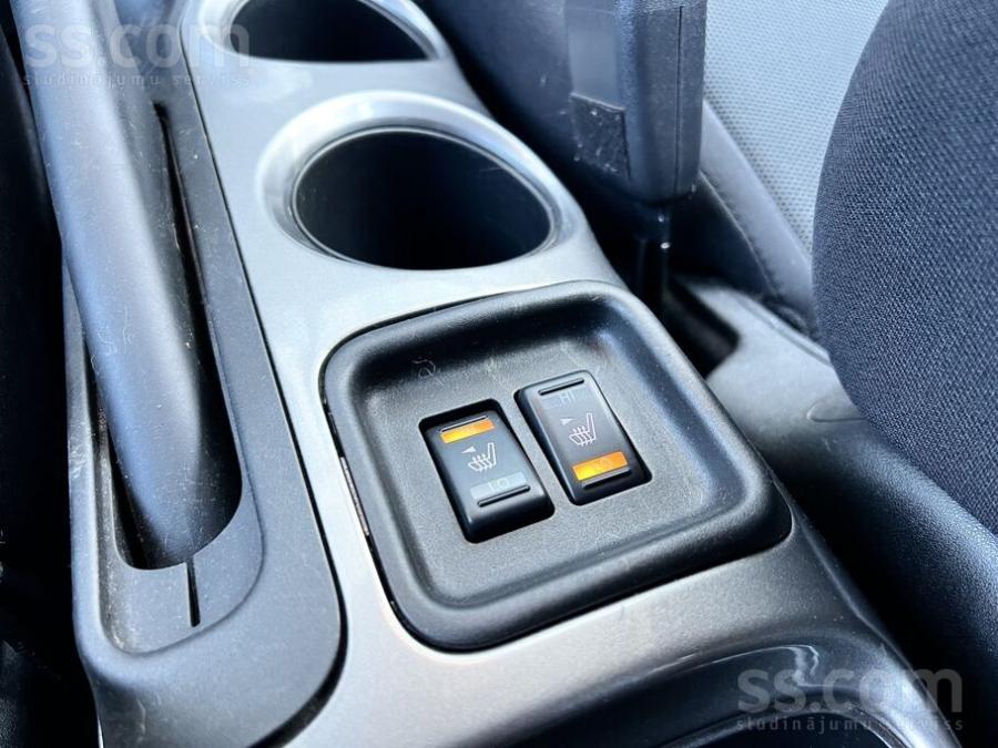 Sarkans Nissan Juke 2014 Rīga, ar dzinēja tilpumu 1.60 L un nobraukumu 115 tūkst. km par 6850 €, foto 17 vietnē AUTOMOTO.COM.LV