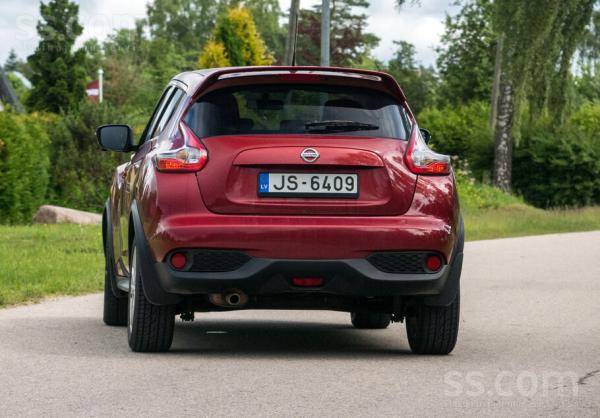 Red Nissan Juke 2014 in Riga, with an engine capacity of 1.60 L and mileage of 187 thousand km for 6700 €, photo 4 on AUTOMOTO.COM.LV