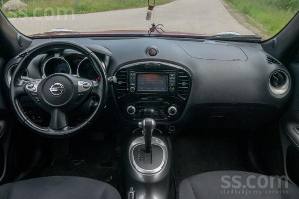 Red Nissan Juke 2014 in Riga, with an engine capacity of 1.60 L and mileage of 187 thousand km for 6700 €, photo 5 on AUTOMOTO.COM.LV