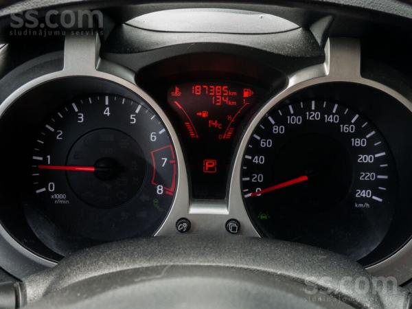 Red Nissan Juke 2014 in Riga, with an engine capacity of 1.60 L and mileage of 187 thousand km for 6700 €, photo 9 on AUTOMOTO.COM.LV