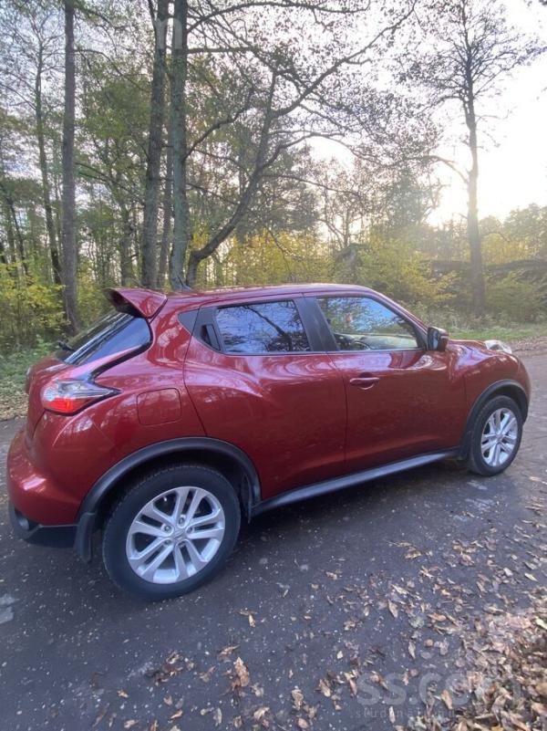 Red Nissan Juke 2014 in Liepaja, with an engine capacity of 1.60 L and mileage of 120 thousand km for 7300 €, photo 5 on AUTOMOTO.COM.LV
