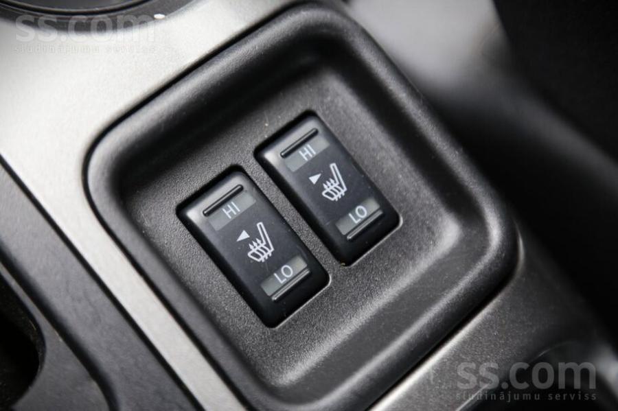 Sarkans Nissan Juke 2014 Rīga, ar dzinēja tilpumu 1.60 L un nobraukumu 116 tūkst. km par 6495 €, foto 20 vietnē AUTOMOTO.COM.LV