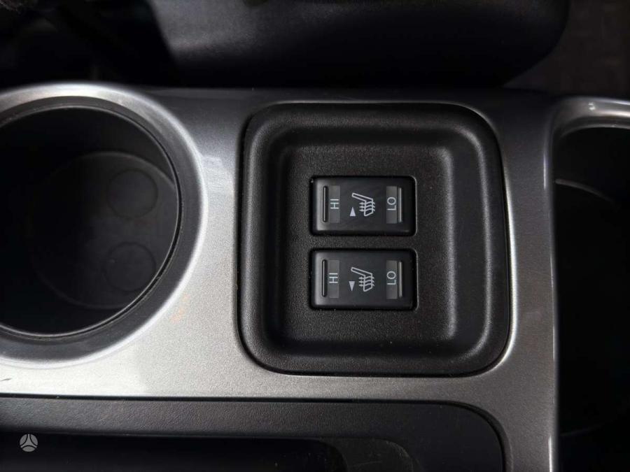 Sarkans Nissan Juke 2014 Kauņa, ar dzinēja tilpumu 1.60 L un nobraukumu 175 tūkst. km par 6999 €, foto 17 vietnē AUTOMOTO.COM.LV