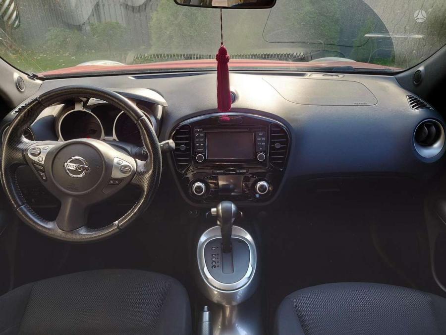 Red Nissan Juke 2014 in Kaunas, with an engine capacity of 1.60 L and mileage of 136 thousand km for 4950 €, photo 8 on AUTOMOTO.COM.LV