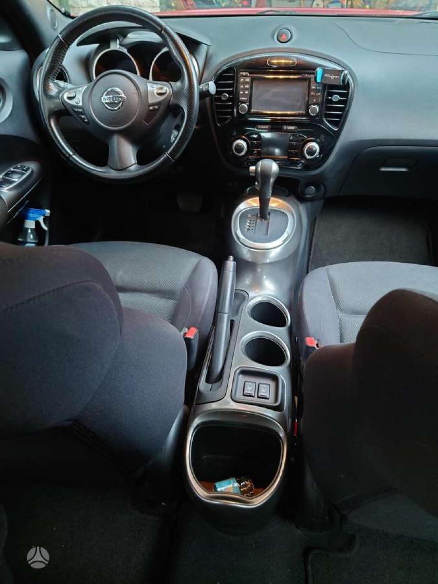 Red Nissan Juke 2014 in Kaunas, with an engine capacity of 1.60 L and mileage of 136 thousand km for 4950 €, photo 10 on AUTOMOTO.COM.LV