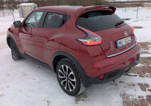 Red Nissan Juke 2015 in Riga, with an engine capacity of 1.60 L and mileage of 119 thousand km for 7950 €, photo 3 on AUTOMOTO.COM.LV