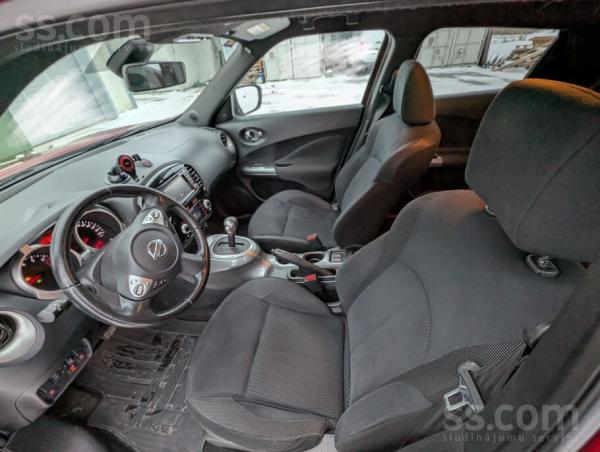 Red Nissan Juke 2015 in Riga, with an engine capacity of 1.60 L and mileage of 119 thousand km for 7950 €, photo 5 on AUTOMOTO.COM.LV