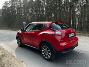 Красный Ниссан Жук 2015 в Рига, объемом двигателя 1.60 л и пробегом 79 тыс. км за 7900 €, фото 5 на AUTOMOTO.COM.LV