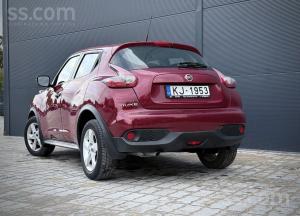 Red Nissan Juke 2016 in Riga, with an engine capacity of 1.60 L and mileage of 143 thousand km for 6950 €, photo 4 on AUTOMOTO.COM.LV