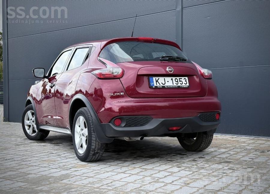 Red Nissan Juke 2016 in Riga, with an engine capacity of 1.60 L and mileage of 143 thousand km for 6950 €, photo 4 on AUTOMOTO.COM.LV