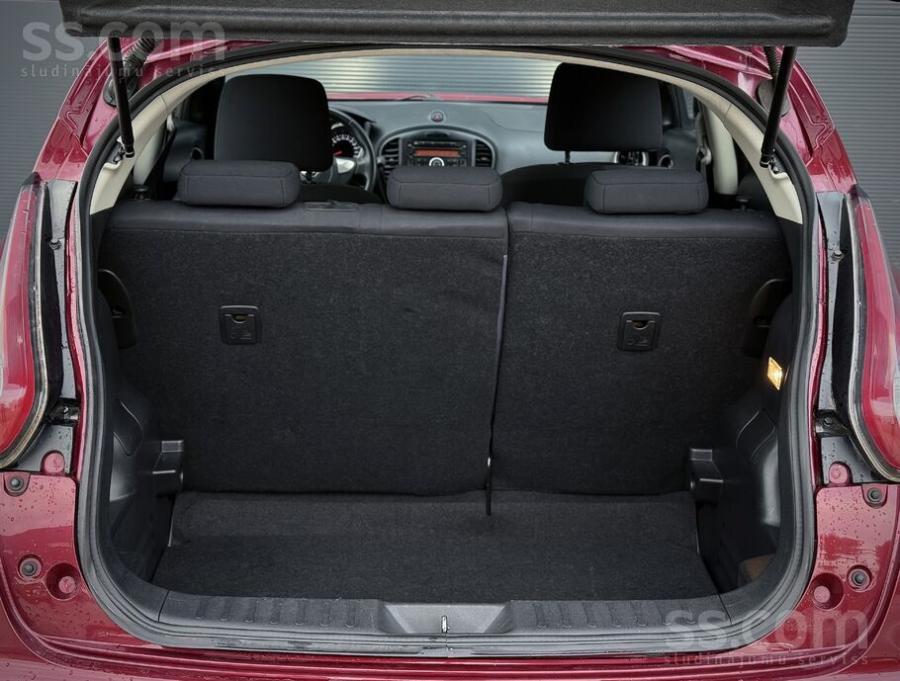 Red Nissan Juke 2016 in Riga, with an engine capacity of 1.60 L and mileage of 143 thousand km for 6950 €, photo 18 on AUTOMOTO.COM.LV