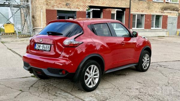 Red Nissan Juke 2016 in Riga, with an engine capacity of 1.60 L and mileage of 75 thousand km for 7999 €, photo 5 on AUTOMOTO.COM.LV