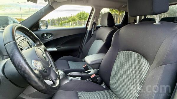 Red Nissan Juke 2016 in Riga, with an engine capacity of 1.60 L and mileage of 75 thousand km for 7999 €, photo 10 on AUTOMOTO.COM.LV