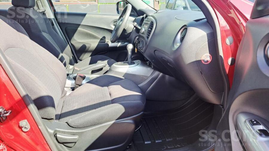 Red Nissan Juke 2016 in Riga, with an engine capacity of 1.60 L and mileage of 56 thousand km for 7500 €, photo 12 on AUTOMOTO.COM.LV